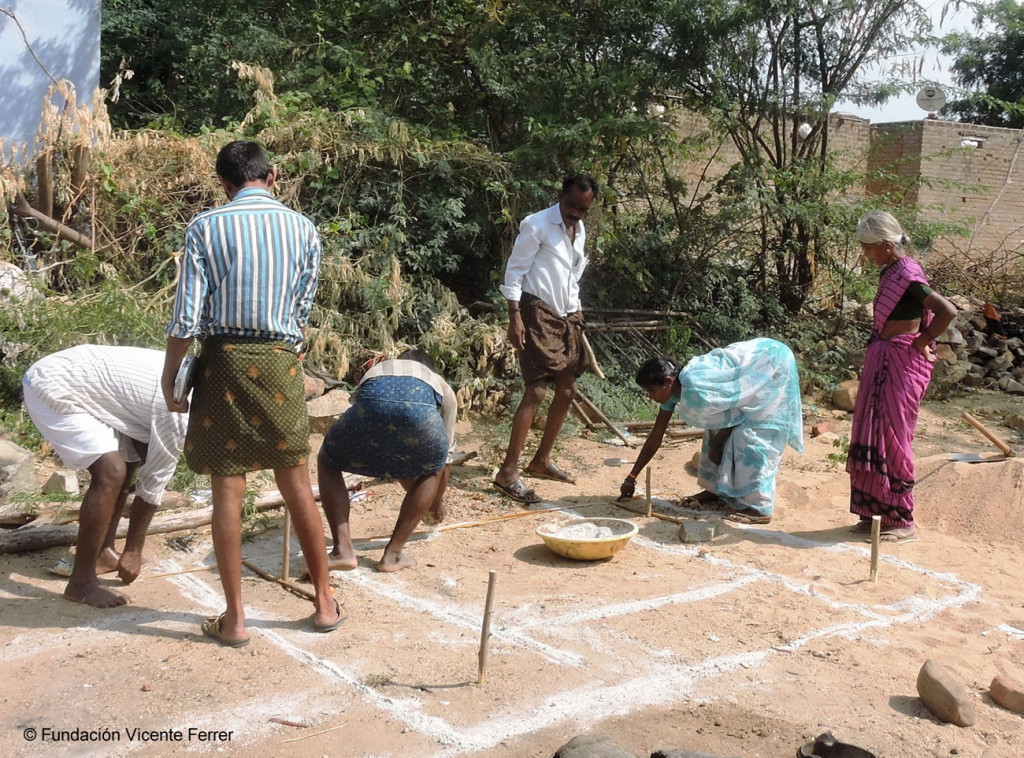 Construcción de instalaciones de saneamiento en las regiones de ...